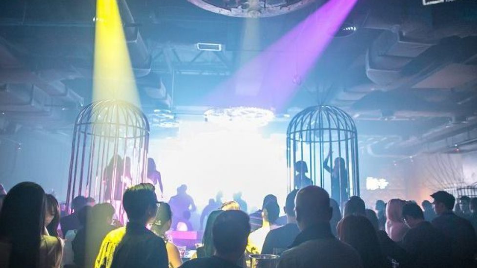 Play @ The Roof, Dance Club | VMO