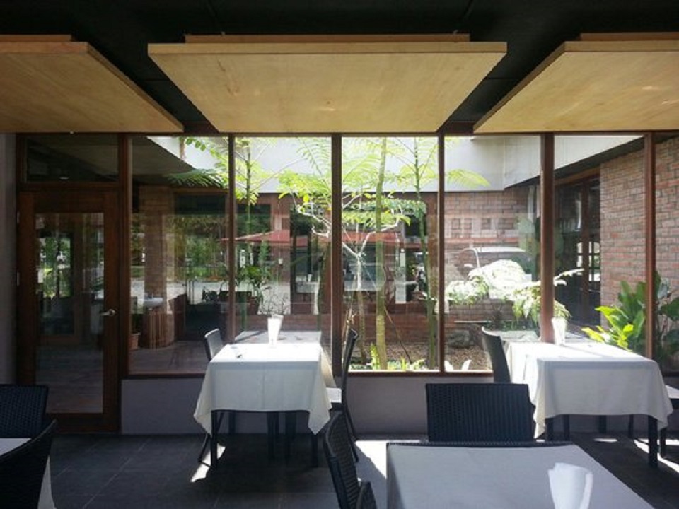 Portico Restaurant | VMO
